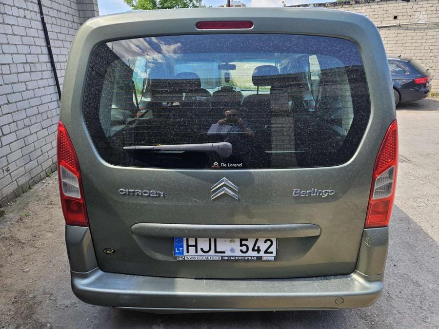 Green Citroen Berlingo 2011 in Kaunas, with an engine capacity of 1.56 L and mileage of 386 thousand km for 2100 €, photo 7 on AUTOMOTO.COM.LV