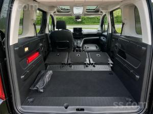 Zaļš Citroen Berlingo 2026 Rīga, ar dzinēja tilpumu 1.50 L un nobraukumu 10 tūkst. km par 30850 €, foto 12 vietnē AUTOMOTO.COM.LV