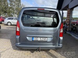 Pelēks Citroen Berlingo 2009 Talsi, ar dzinēja tilpumu 1.60 L un nobraukumu 317 tūkst. km par 4450 €, foto 6 vietnē AUTOMOTO.COM.LV
