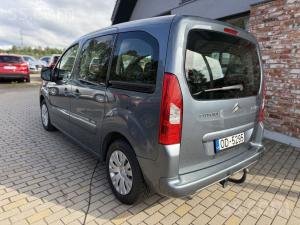 Pelēks Citroen Berlingo 2009 Talsi, ar dzinēja tilpumu 1.60 L un nobraukumu 317 tūkst. km par 4450 €, foto 7 vietnē AUTOMOTO.COM.LV