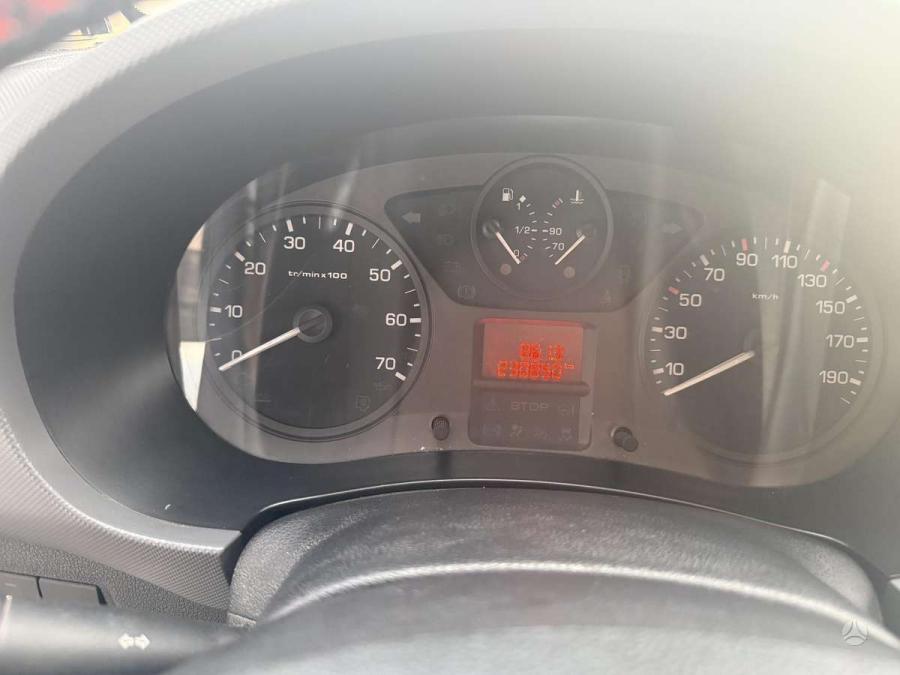 Grey Citroen Berlingo 2014 in Vilnius, with an engine capacity of 1.60 L and mileage of 231 thousand km for 2399 €, photo 6 on AUTOMOTO.COM.LV