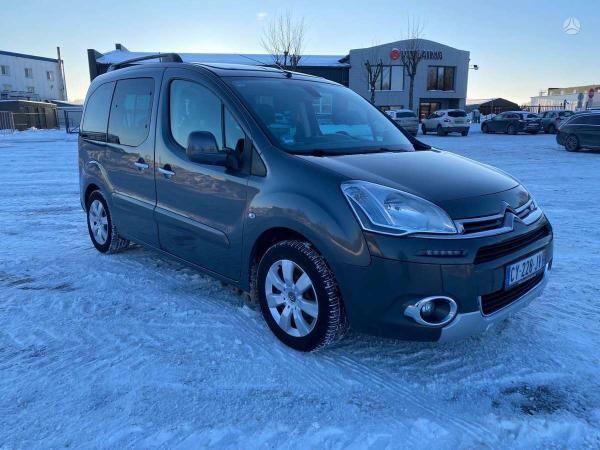 Pelēks Citroen Berlingo 2015 Tauragė, ar dzinēja tilpumu 1.60 L un nobraukumu 204 tūkst. km par 5600 €, foto 3 vietnē AUTOMOTO.COM.LV