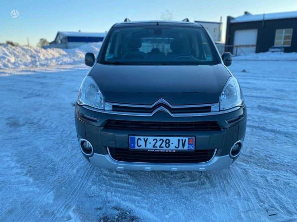 Pelēks Citroen Berlingo 2015 Tauragė, ar dzinēja tilpumu 1.60 L un nobraukumu 204 tūkst. km par 5600 €, foto 4 vietnē AUTOMOTO.COM.LV