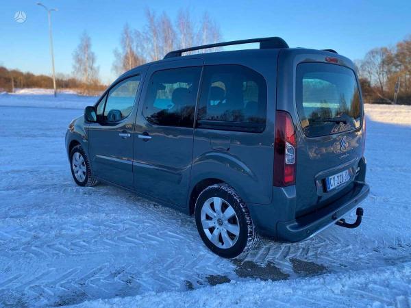 Pelēks Citroen Berlingo 2015 Tauragė, ar dzinēja tilpumu 1.60 L un nobraukumu 204 tūkst. km par 5600 €, foto 7 vietnē AUTOMOTO.COM.LV