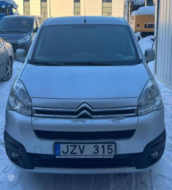 Grey Citroen Berlingo 2017 in Kaunas, with an engine capacity of 1.56 L and mileage of 169 thousand km for 4500 €, photo 1 on AUTOMOTO.COM.LV