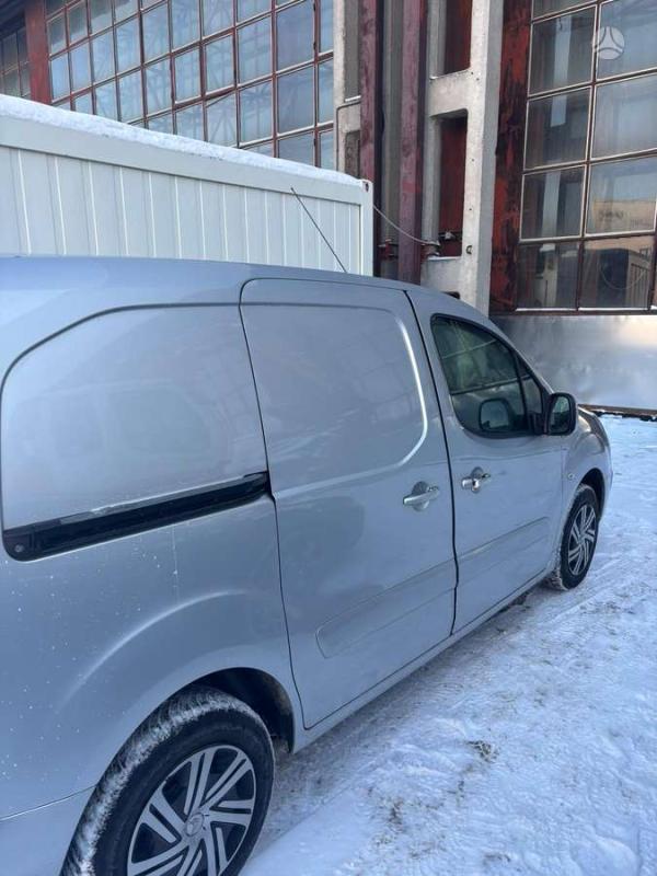 Grey Citroen Berlingo 2017 in Kaunas, with an engine capacity of 1.56 L and mileage of 169 thousand km for 4500 €, photo 2 on AUTOMOTO.COM.LV