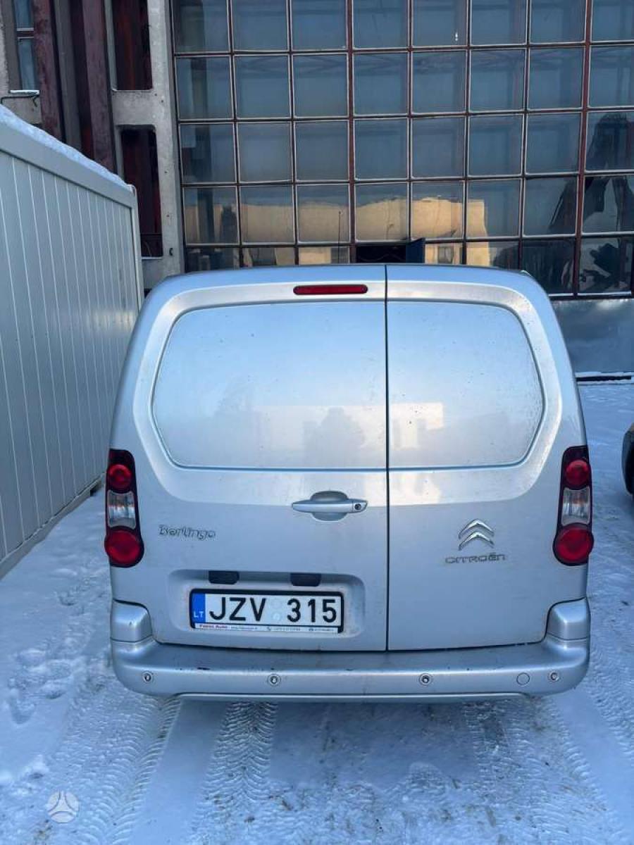 Grey Citroen Berlingo 2017 in Kaunas, with an engine capacity of 1.56 L and mileage of 169 thousand km for 4500 €, photo 3 on AUTOMOTO.COM.LV