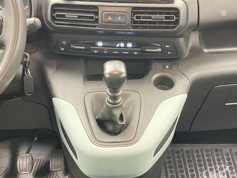 Grey Citroen Berlingo 2018 in Vilnius, with an engine capacity of 1.20 L and mileage of 81 thousand km for 8000 €, photo 18 on AUTOMOTO.COM.LV