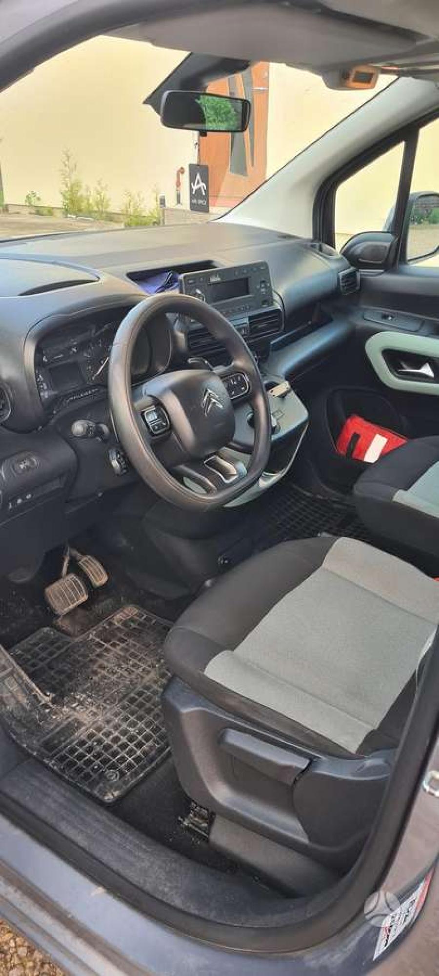 Grey Citroen Berlingo 2020 in Vilnius, with an engine capacity of 1.50 L and mileage of 230 thousand km for 13500 €, photo 8 on AUTOMOTO.COM.LV
