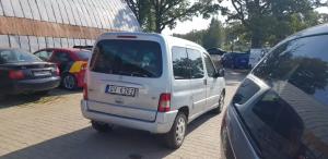 Pelēks Citroen Berlingo 2007 Valmiera, ar dzinēja tilpumu 1.60 L un nobraukumu 347 tūkst. km par 1200 €, foto 4 vietnē AUTOMOTO.COM.LV