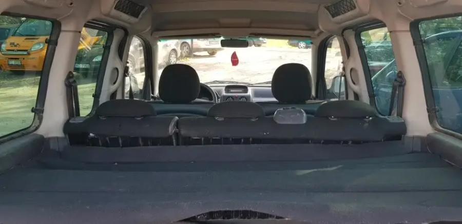 Pelēks Citroen Berlingo 2007 Valmiera, ar dzinēja tilpumu 1.60 L un nobraukumu 347 tūkst. km par 1200 €, foto 12 vietnē AUTOMOTO.COM.LV