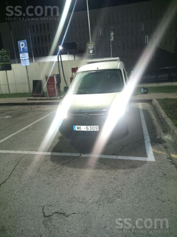 Pelēks Citroen Berlingo 2007 Rīga, ar dzinēja tilpumu 1.60 L un nobraukumu 350 tūkst. km par 1300 €, foto 1 vietnē AUTOMOTO.COM.LV