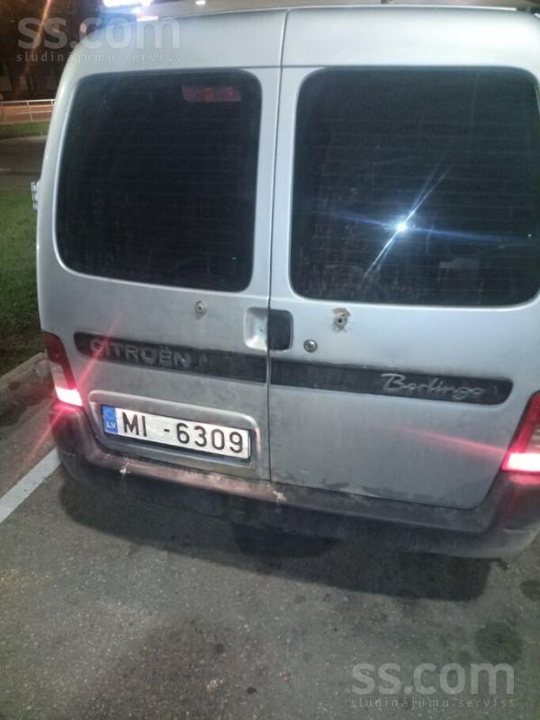 Pelēks Citroen Berlingo 2007 Rīga, ar dzinēja tilpumu 1.60 L un nobraukumu 350 tūkst. km par 1300 €, foto 6 vietnē AUTOMOTO.COM.LV