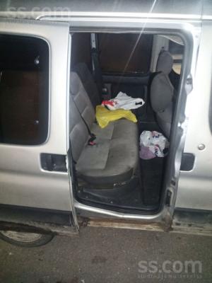Grey Citroen Berlingo 2007 in Riga, with an engine capacity of 1.60 L and mileage of 350 thousand km for 1300 €, photo 7 on AUTOMOTO.COM.LV