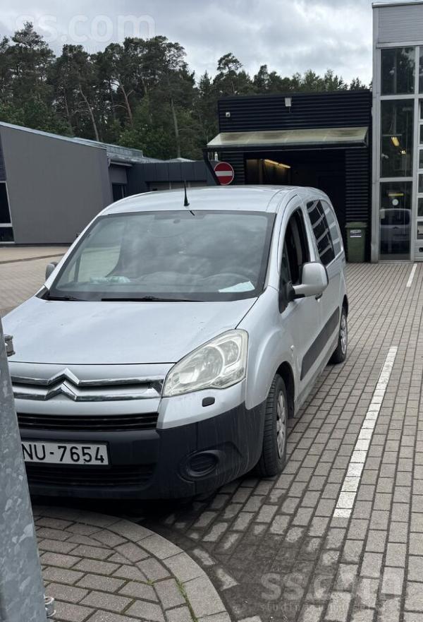 Pelēks Citroen Berlingo 2008 Jūrmala, ar dzinēja tilpumu 1.60 L un nobraukumu 280 tūkst. km par 750 €, foto 1 vietnē AUTOMOTO.COM.LV