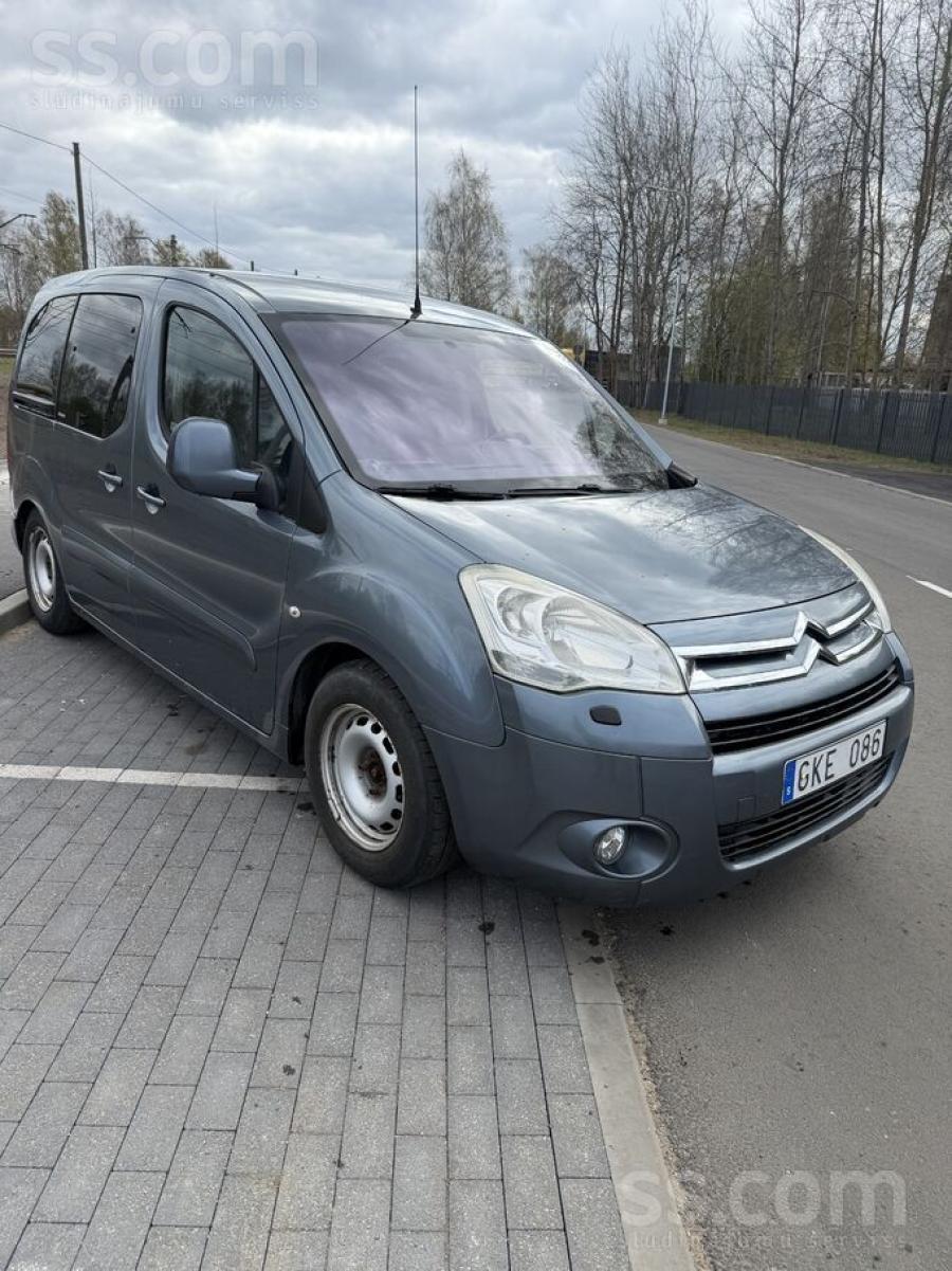 Pelēks Citroen Berlingo 2009 Rīga, ar dzinēja tilpumu 1.60 L un nobraukumu 255 tūkst. km par 2300 €, foto 1 vietnē AUTOMOTO.COM.LV