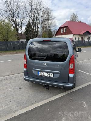 Pelēks Citroen Berlingo 2009 Rīga, ar dzinēja tilpumu 1.60 L un nobraukumu 255 tūkst. km par 2300 €, foto 4 vietnē AUTOMOTO.COM.LV