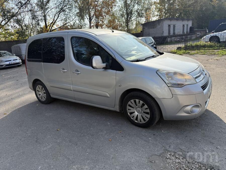 Pelēks Citroen Berlingo 2010 Rīga, ar dzinēja tilpumu 1.60 L un nobraukumu 360 tūkst. km par 1350 €, foto 1 vietnē AUTOMOTO.COM.LV