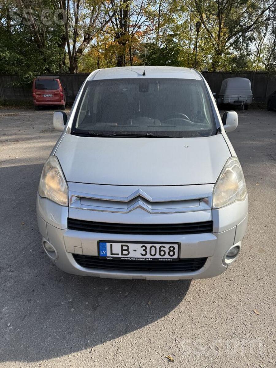 Pelēks Citroen Berlingo 2010 Rīga, ar dzinēja tilpumu 1.60 L un nobraukumu 360 tūkst. km par 1350 €, foto 4 vietnē AUTOMOTO.COM.LV