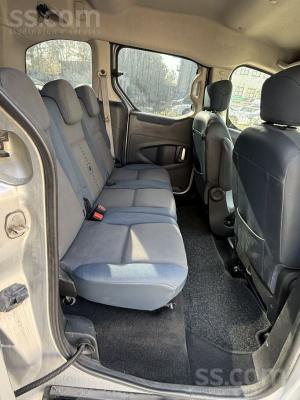 Pelēks Citroen Berlingo 2010 Rīga, ar dzinēja tilpumu 1.60 L un nobraukumu 360 tūkst. km par 1350 €, foto 7 vietnē AUTOMOTO.COM.LV