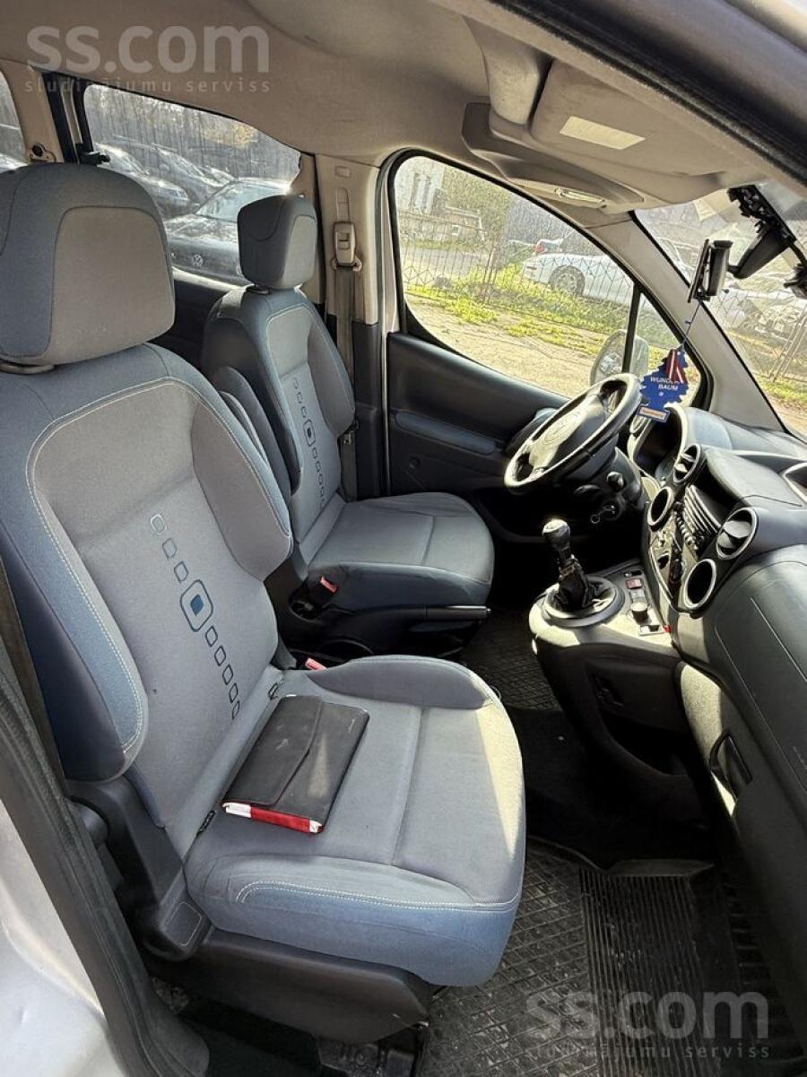 Pelēks Citroen Berlingo 2010 Rīga, ar dzinēja tilpumu 1.60 L un nobraukumu 360 tūkst. km par 1350 €, foto 8 vietnē AUTOMOTO.COM.LV