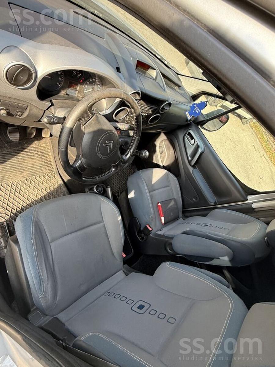 Pelēks Citroen Berlingo 2010 Rīga, ar dzinēja tilpumu 1.60 L un nobraukumu 360 tūkst. km par 1350 €, foto 9 vietnē AUTOMOTO.COM.LV