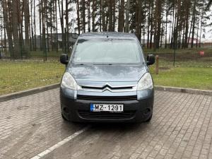 Grey Citroen Berlingo 2012 in Riga, with an engine capacity of 1.60 L and mileage of 339 thousand km for 2590 €, photo 4 on AUTOMOTO.COM.LV