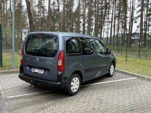 Grey Citroen Berlingo 2012 in Riga, with an engine capacity of 1.60 L and mileage of 339 thousand km for 2590 €, photo 5 on AUTOMOTO.COM.LV