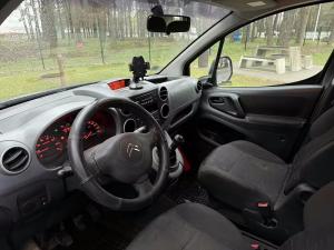 Grey Citroen Berlingo 2012 in Riga, with an engine capacity of 1.60 L and mileage of 339 thousand km for 2590 €, photo 8 on AUTOMOTO.COM.LV