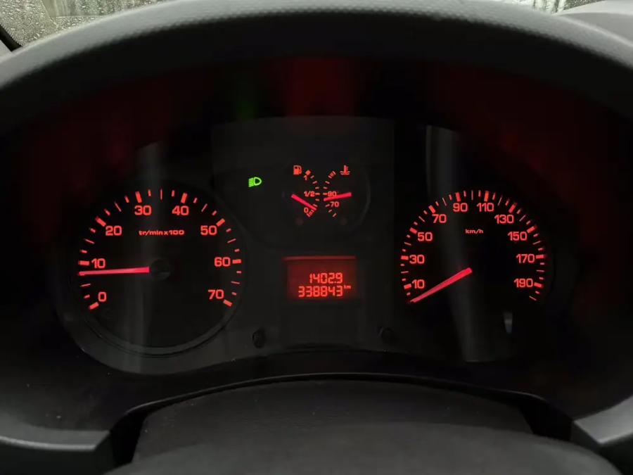 Grey Citroen Berlingo 2012 in Riga, with an engine capacity of 1.60 L and mileage of 339 thousand km for 2590 €, photo 12 on AUTOMOTO.COM.LV