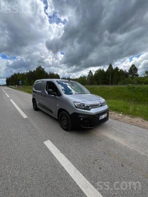 Pelēks Citroen Berlingo 2019 Jēkabpils, ar dzinēja tilpumu 1.50 L un nobraukumu 148 tūkst. km par 7900 €, foto 3 vietnē AUTOMOTO.COM.LV
