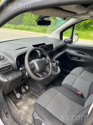 Pelēks Citroen Berlingo 2019 Jēkabpils, ar dzinēja tilpumu 1.50 L un nobraukumu 148 tūkst. km par 7900 €, foto 10 vietnē AUTOMOTO.COM.LV