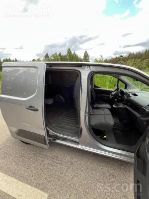Pelēks Citroen Berlingo 2019 Jēkabpils, ar dzinēja tilpumu 1.50 L un nobraukumu 148 tūkst. km par 7900 €, foto 15 vietnē AUTOMOTO.COM.LV