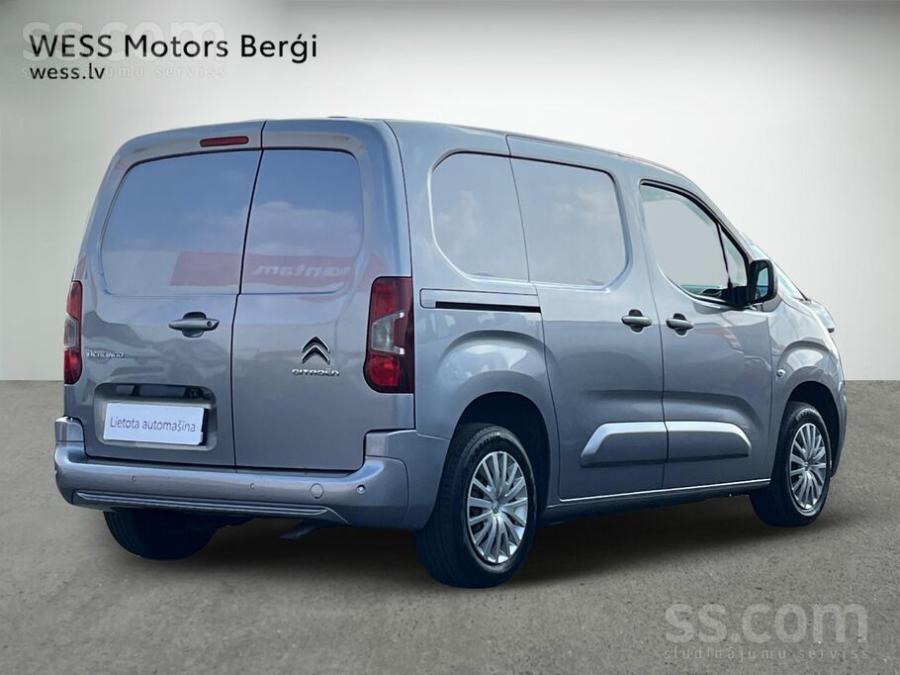 Grey Citroen Berlingo 2020 in Riga, with an engine capacity of 1.60 L and mileage of 260 thousand km for 7990 €, photo 3 on AUTOMOTO.COM.LV