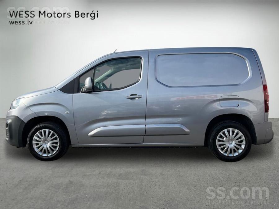 Grey Citroen Berlingo 2020 in Riga, with an engine capacity of 1.60 L and mileage of 260 thousand km for 7990 €, photo 4 on AUTOMOTO.COM.LV