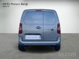 Grey Citroen Berlingo 2020 in Riga, with an engine capacity of 1.60 L and mileage of 260 thousand km for 7990 €, photo 5 on AUTOMOTO.COM.LV