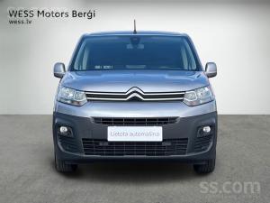 Grey Citroen Berlingo 2020 in Riga, with an engine capacity of 1.60 L and mileage of 260 thousand km for 7990 €, photo 6 on AUTOMOTO.COM.LV