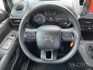 Grey Citroen Berlingo 2020 in Riga, with an engine capacity of 1.60 L and mileage of 260 thousand km for 7990 €, photo 8 on AUTOMOTO.COM.LV