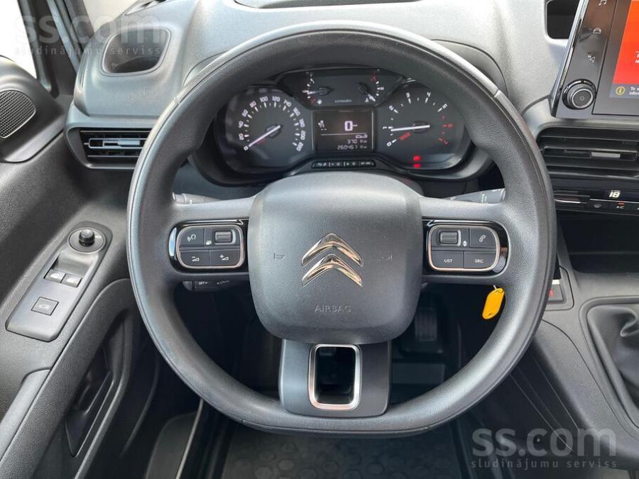 Grey Citroen Berlingo 2020 in Riga, with an engine capacity of 1.60 L and mileage of 260 thousand km for 7990 €, photo 8 on AUTOMOTO.COM.LV