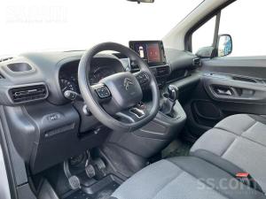 Grey Citroen Berlingo 2020 in Riga, with an engine capacity of 1.60 L and mileage of 260 thousand km for 7990 €, photo 12 on AUTOMOTO.COM.LV