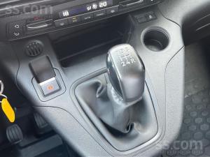 Grey Citroen Berlingo 2020 in Riga, with an engine capacity of 1.60 L and mileage of 260 thousand km for 7990 €, photo 16 on AUTOMOTO.COM.LV