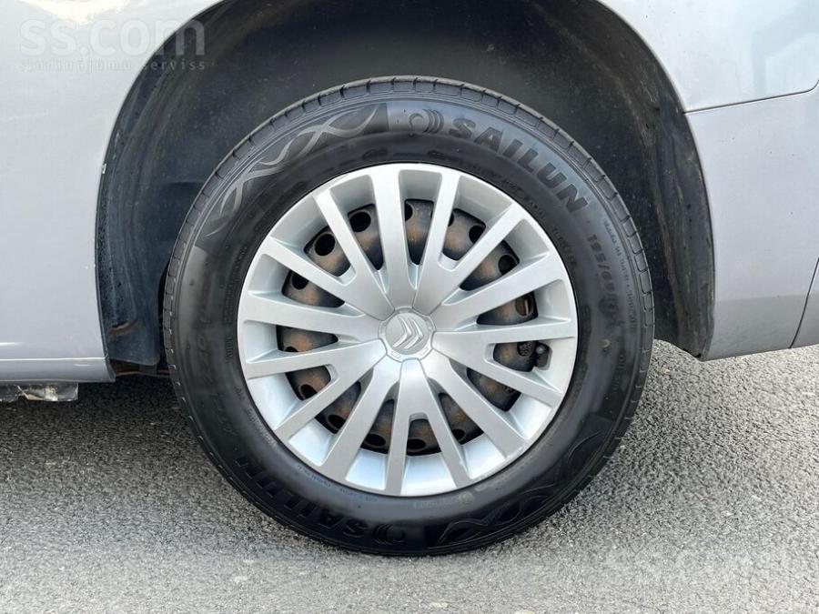 Grey Citroen Berlingo 2020 in Riga, with an engine capacity of 1.60 L and mileage of 260 thousand km for 7990 €, photo 22 on AUTOMOTO.COM.LV