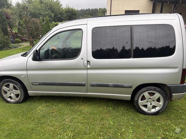 Grey Citroen Berlingo 2000 in Vilnius, with an engine capacity of 2.00 L and mileage of 380 thousand km for 1500 €, photo 3 on AUTOMOTO.COM.LV