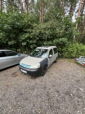 Pelēks Citroen Berlingo 2002 Kauņa, ar dzinēja tilpumu 2.00 L un nobraukumu 350 tūkst. km par 600 €, foto 3 vietnē AUTOMOTO.COM.LV
