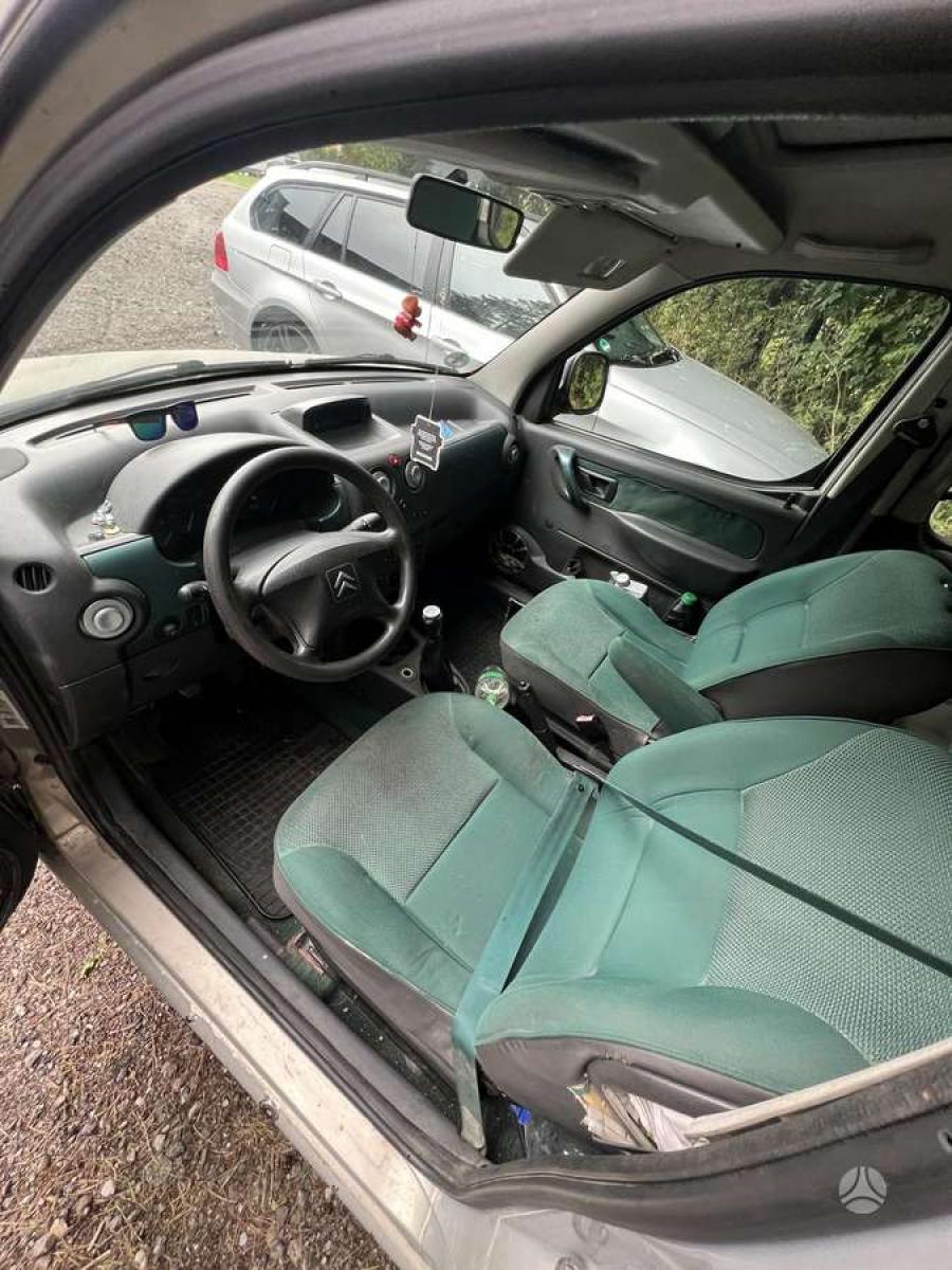 Pelēks Citroen Berlingo 2002 Kauņa, ar dzinēja tilpumu 2.00 L un nobraukumu 350 tūkst. km par 600 €, foto 4 vietnē AUTOMOTO.COM.LV