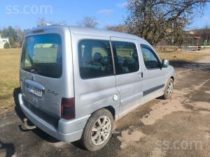 Grey Citroen Berlingo 2004 in Riga, with an engine capacity of 2.00 L and mileage of 400 thousand km for 1700 €, photo 4 on AUTOMOTO.COM.LV