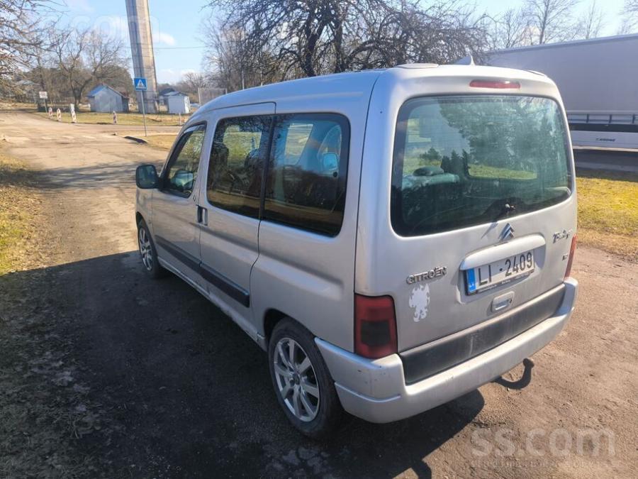 Grey Citroen Berlingo 2004 in Riga, with an engine capacity of 2.00 L and mileage of 400 thousand km for 1700 €, photo 5 on AUTOMOTO.COM.LV