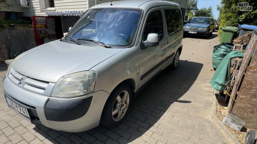Grey Citroen Berlingo 2004 in Vilnius, with an engine capacity of 2.00 L and mileage of 291 thousand km for 1550 €, photo 3 on AUTOMOTO.COM.LV