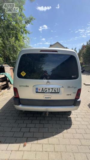 Grey Citroen Berlingo 2004 in Vilnius, with an engine capacity of 2.00 L and mileage of 291 thousand km for 1550 €, photo 5 on AUTOMOTO.COM.LV