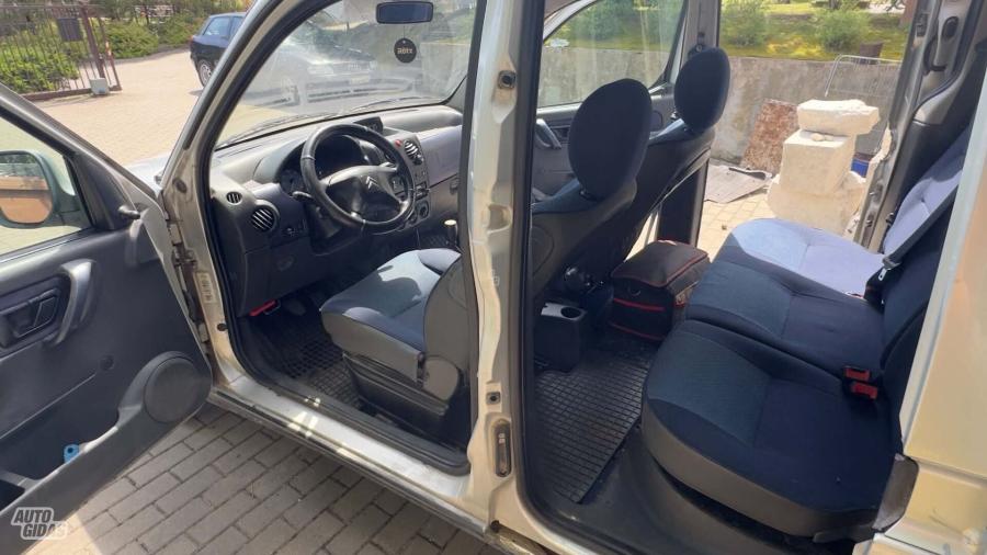 Grey Citroen Berlingo 2004 in Vilnius, with an engine capacity of 2.00 L and mileage of 291 thousand km for 1550 €, photo 8 on AUTOMOTO.COM.LV